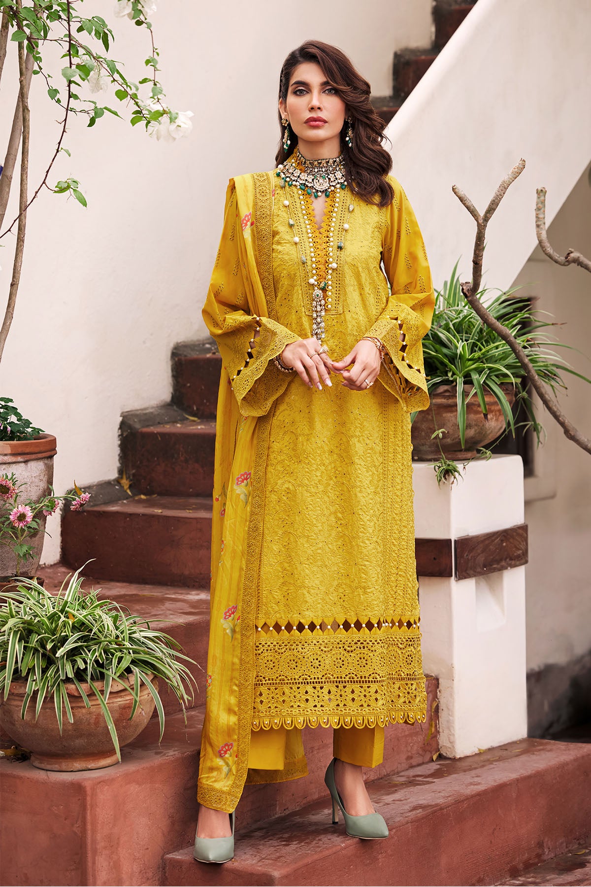 3980-Lara Embroidered Lawn Stitched – Motifz